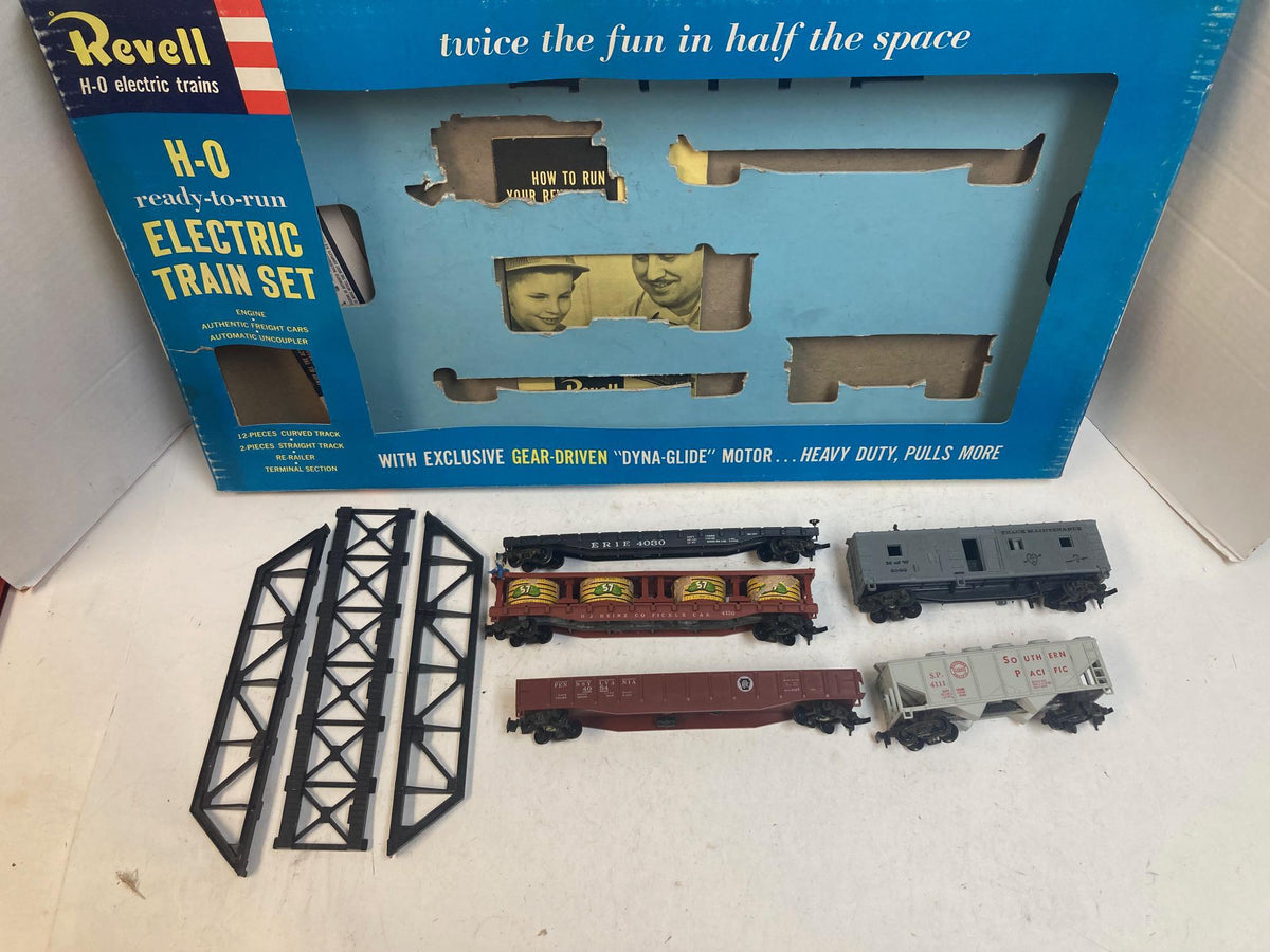 Revell HO Electric Train Set Incomplete – 5 Freight Cars & Bridge Part ...